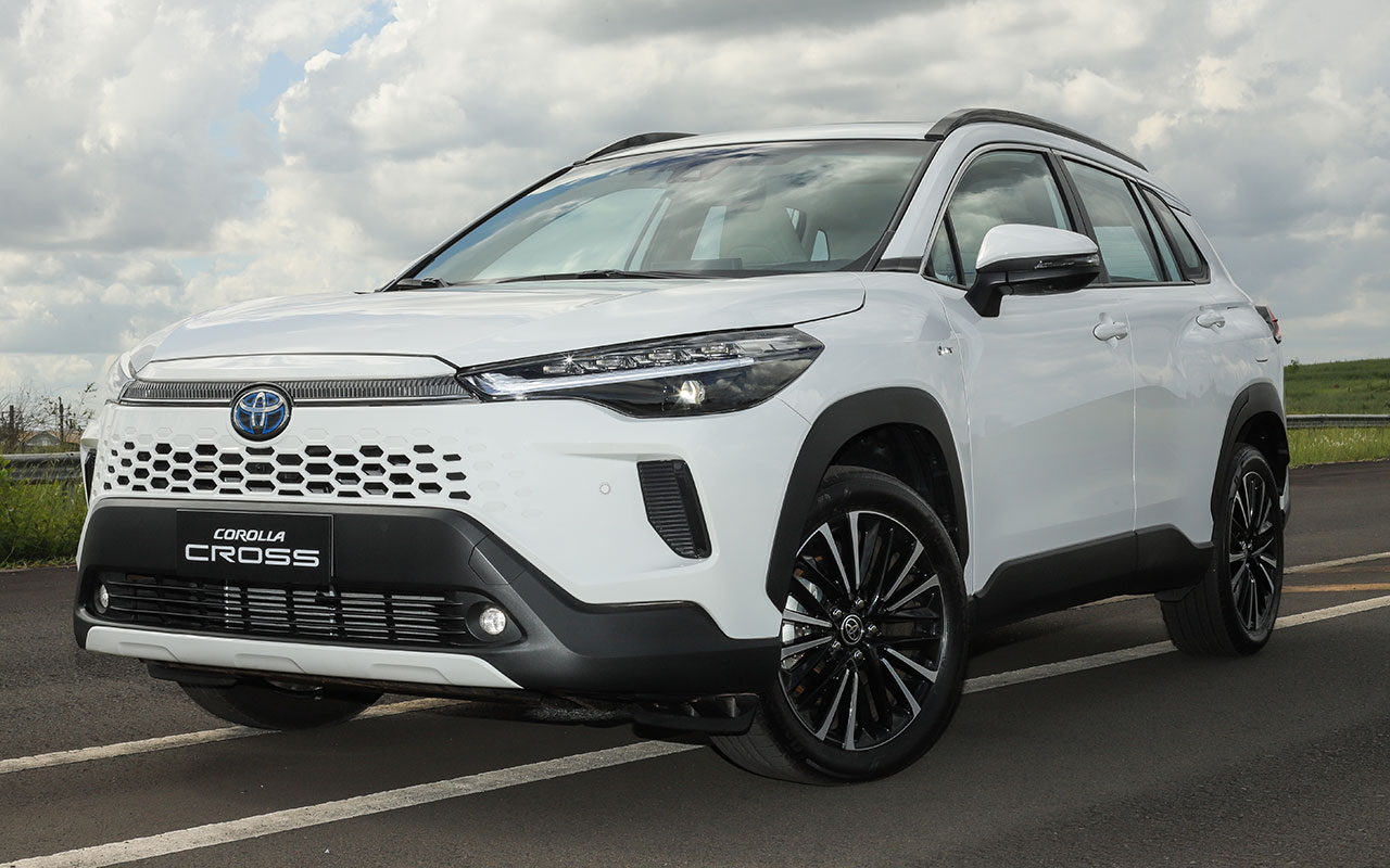 Toyota Corolla Cross 2026 estreia com multimídia maior, câmeras 360° e ...